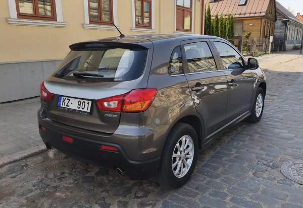 Pelēks Mitsubishi ASX 2011 Jelgava, ar dzinēja tilpumu 1.80 L un nobraukumu 201 tūkst. km par 4590 €, foto 3 vietnē AUTOMOTO.COM.LV