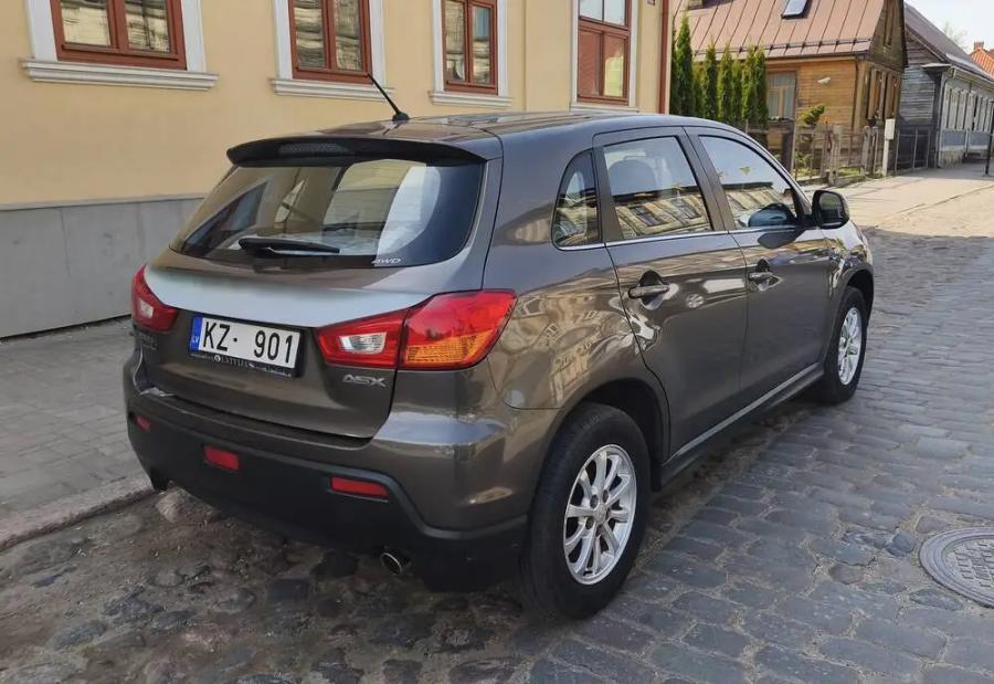 Grey Mitsubishi ASX 2011 in Jelgava, with an engine capacity of 1.80 L and mileage of 201 thousand km for 4590 €, photo 4 on AUTOMOTO.COM.LV
