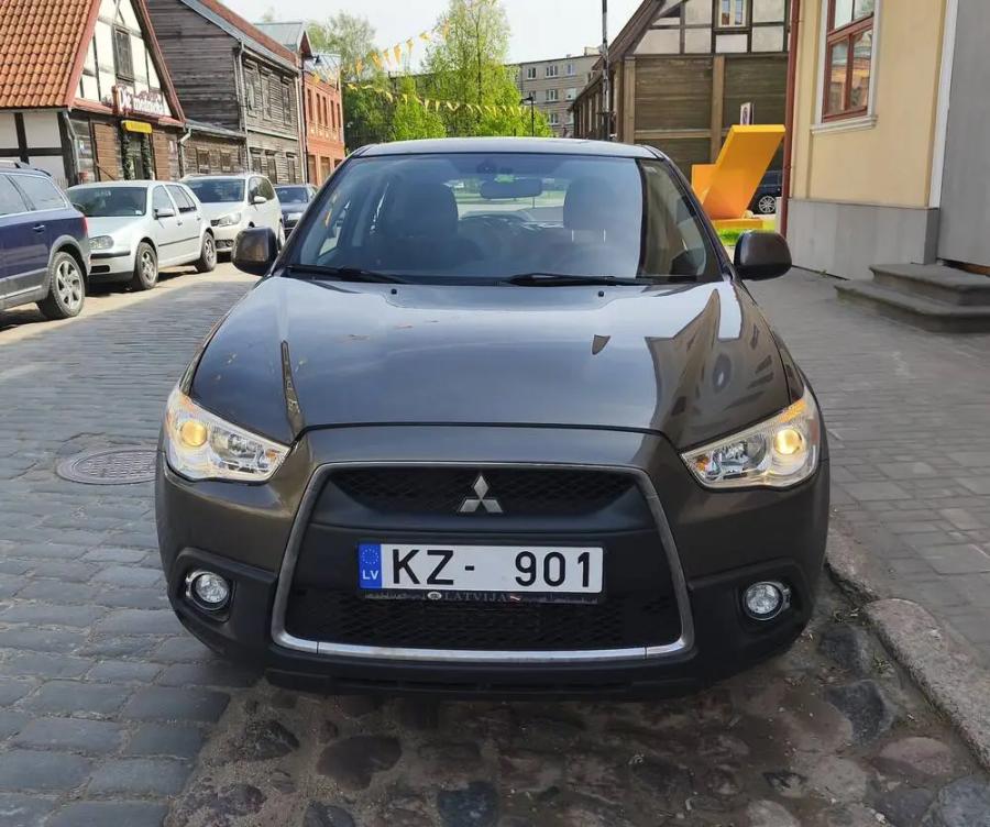 Grey Mitsubishi ASX 2011 in Jelgava, with an engine capacity of 1.80 L and mileage of 201 thousand km for 4590 €, photo 7 on AUTOMOTO.COM.LV