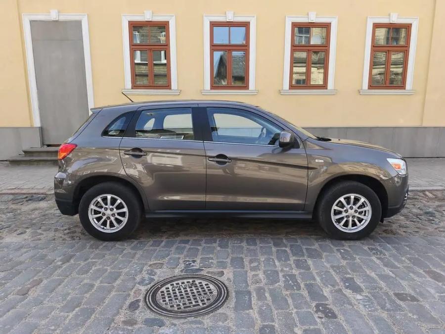 Grey Mitsubishi ASX 2011 in Jelgava, with an engine capacity of 1.80 L and mileage of 201 thousand km for 4590 €, photo 9 on AUTOMOTO.COM.LV