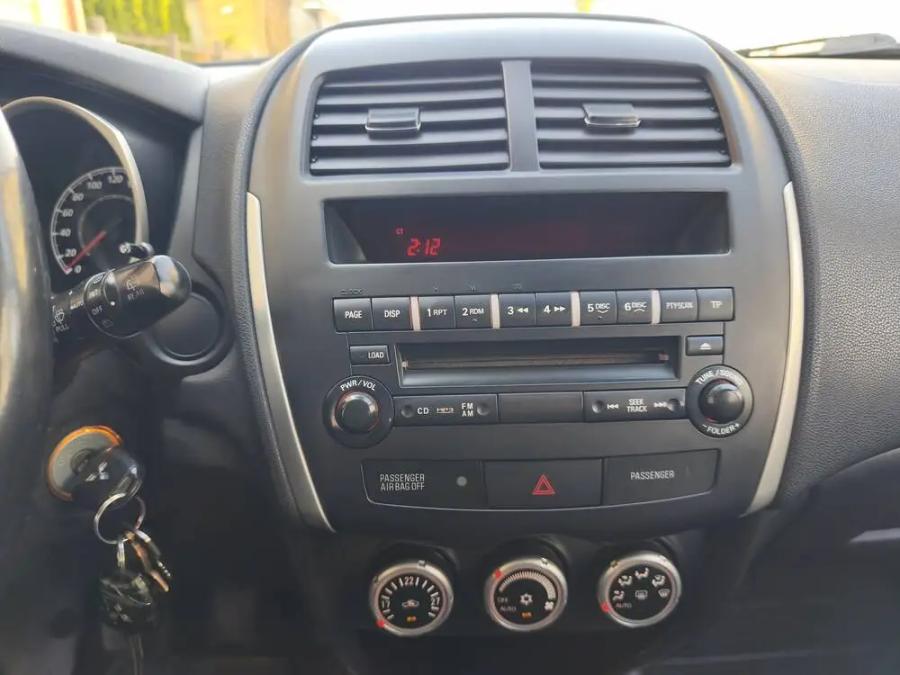 Grey Mitsubishi ASX 2011 in Jelgava, with an engine capacity of 1.80 L and mileage of 201 thousand km for 4590 €, photo 14 on AUTOMOTO.COM.LV