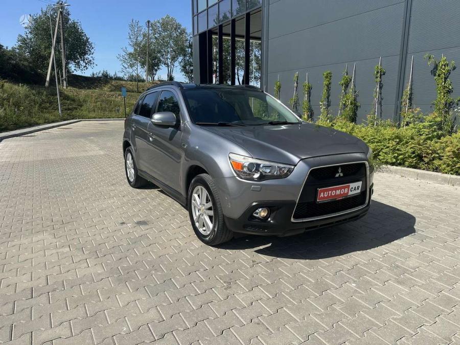 Grey Mitsubishi ASX 2011 in Vilnius, with an engine capacity of 1.80 L and mileage of 158 thousand km for 4350 €, photo 3 on AUTOMOTO.COM.LV