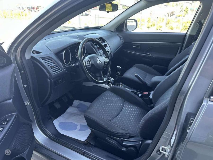 Grey Mitsubishi ASX 2011 in Vilnius, with an engine capacity of 1.80 L and mileage of 158 thousand km for 4350 €, photo 28 on AUTOMOTO.COM.LV