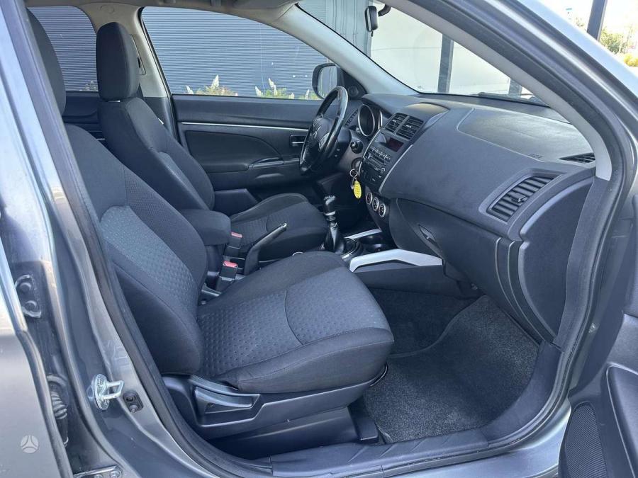 Grey Mitsubishi ASX 2011 in Vilnius, with an engine capacity of 1.80 L and mileage of 158 thousand km for 4350 €, photo 35 on AUTOMOTO.COM.LV