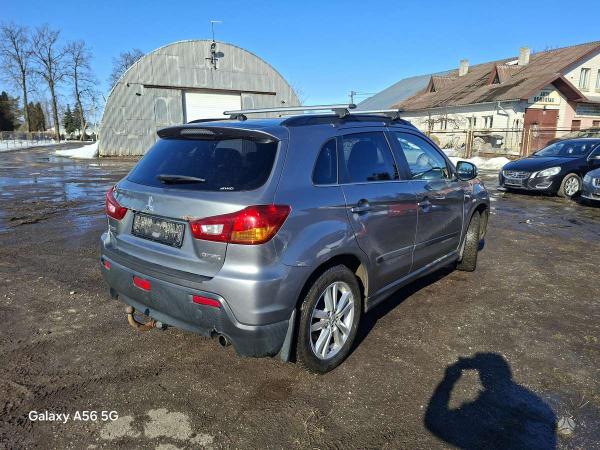 Grey Mitsubishi ASX 2011 in Pasvalys, with an engine capacity of 1.80 L and mileage of 303 thousand km for 2750 €, photo 5 on AUTOMOTO.COM.LV
