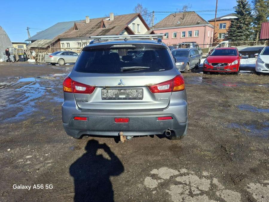 Grey Mitsubishi ASX 2011 in Pasvalys, with an engine capacity of 1.80 L and mileage of 303 thousand km for 2750 €, photo 7 on AUTOMOTO.COM.LV