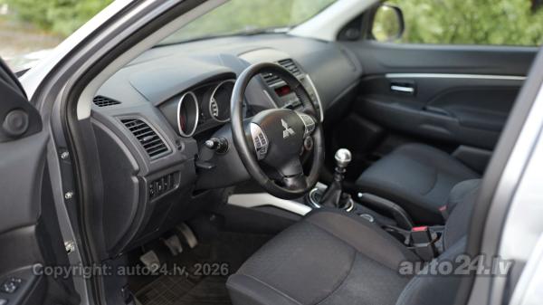 Pelēks Mitsubishi ASX 2011 Tallina, ar dzinēja tilpumu 1.80 L un nobraukumu 296 tūkst. km par 4450 €, foto 6 vietnē AUTOMOTO.COM.LV