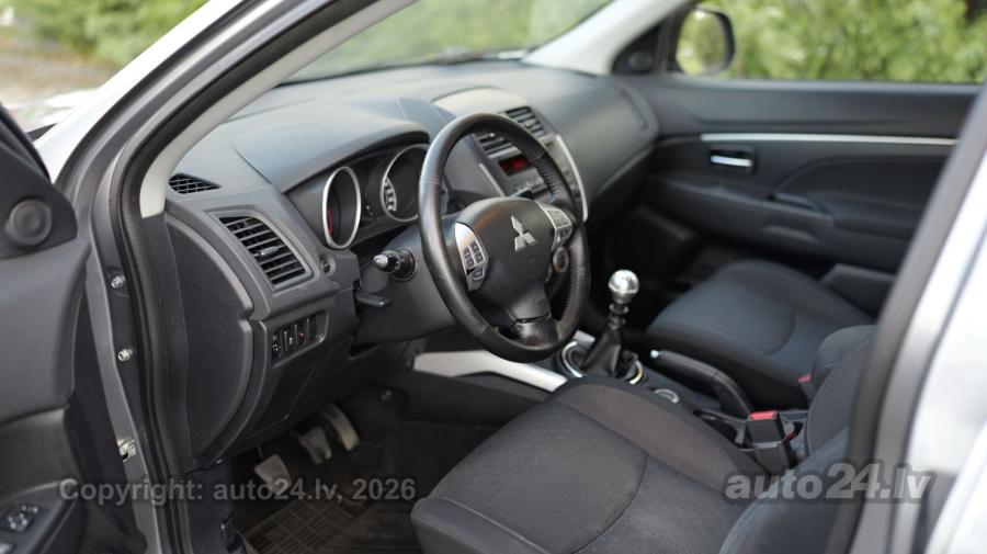 Pelēks Mitsubishi ASX 2011 Tallina, ar dzinēja tilpumu 1.80 L un nobraukumu 296 tūkst. km par 4450 €, foto 7 vietnē AUTOMOTO.COM.LV