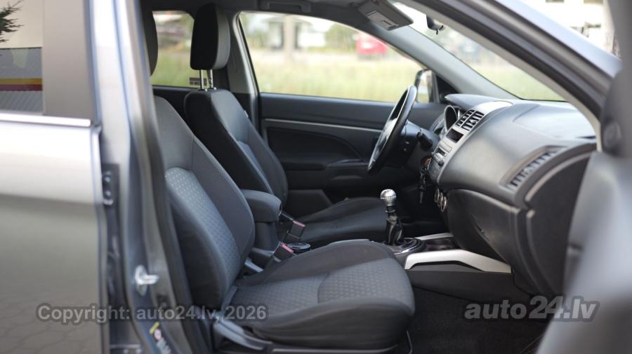 Pelēks Mitsubishi ASX 2011 Tallina, ar dzinēja tilpumu 1.80 L un nobraukumu 296 tūkst. km par 4450 €, foto 13 vietnē AUTOMOTO.COM.LV