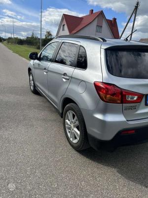 Grey Mitsubishi ASX 2011 in Vilnius, with an engine capacity of 1.80 L and mileage of 236 thousand km for 5500 €, photo 6 on AUTOMOTO.COM.LV