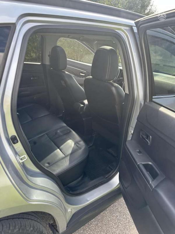 Grey Mitsubishi ASX 2011 in Vilnius, with an engine capacity of 1.80 L and mileage of 236 thousand km for 5500 €, photo 9 on AUTOMOTO.COM.LV