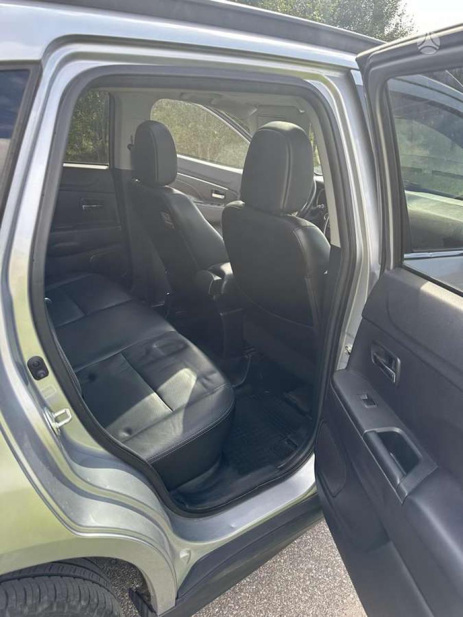 Grey Mitsubishi ASX 2011 in Vilnius, with an engine capacity of 1.80 L and mileage of 236 thousand km for 5500 €, photo 9 on AUTOMOTO.COM.LV