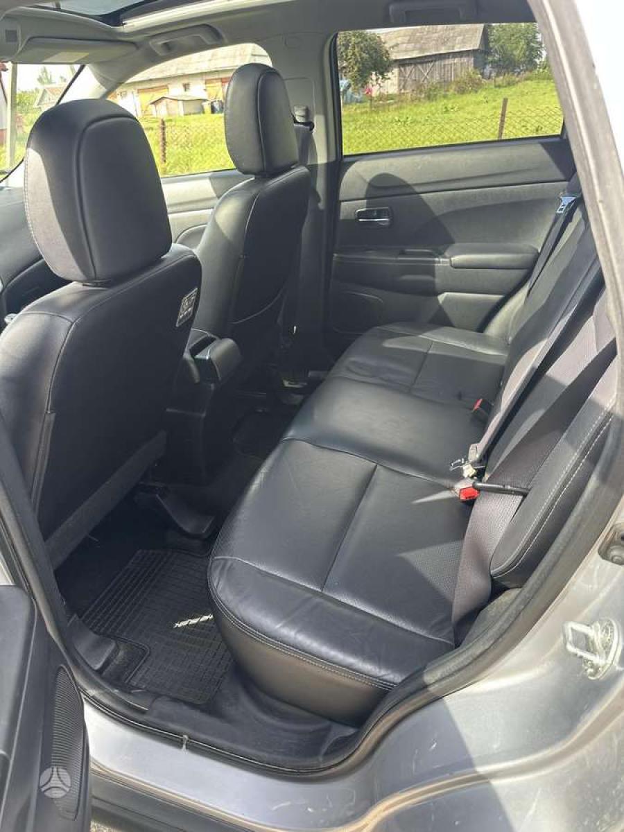 Grey Mitsubishi ASX 2011 in Vilnius, with an engine capacity of 1.80 L and mileage of 236 thousand km for 5500 €, photo 10 on AUTOMOTO.COM.LV