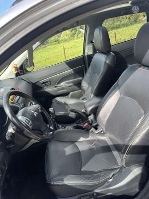 Grey Mitsubishi ASX 2011 in Vilnius, with an engine capacity of 1.80 L and mileage of 236 thousand km for 5500 €, photo 11 on AUTOMOTO.COM.LV
