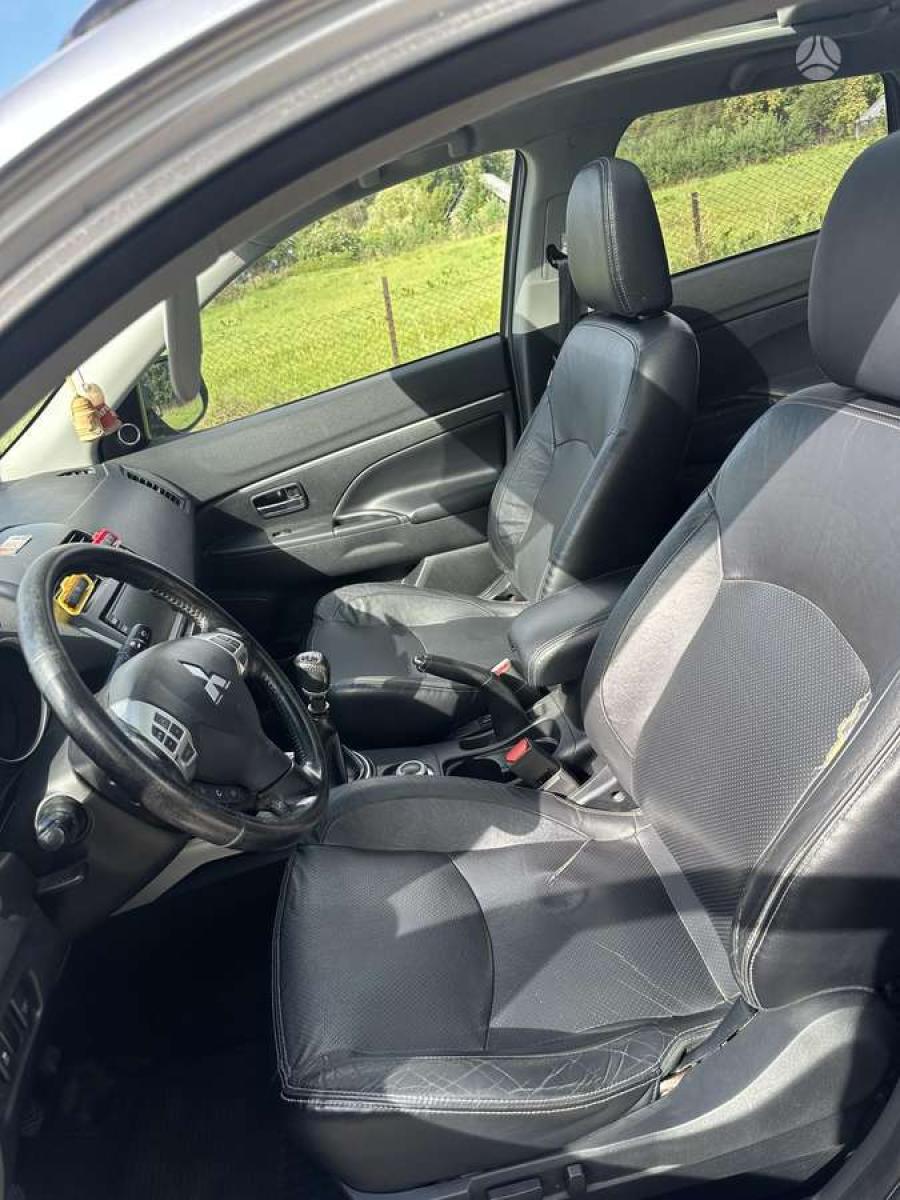 Grey Mitsubishi ASX 2011 in Vilnius, with an engine capacity of 1.80 L and mileage of 236 thousand km for 5500 €, photo 11 on AUTOMOTO.COM.LV