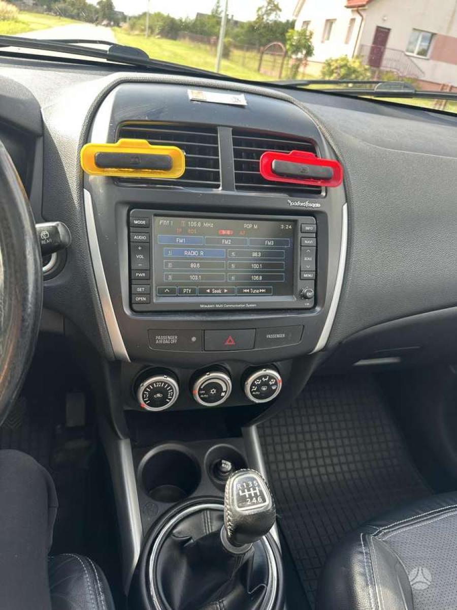Grey Mitsubishi ASX 2011 in Vilnius, with an engine capacity of 1.80 L and mileage of 236 thousand km for 5500 €, photo 14 on AUTOMOTO.COM.LV