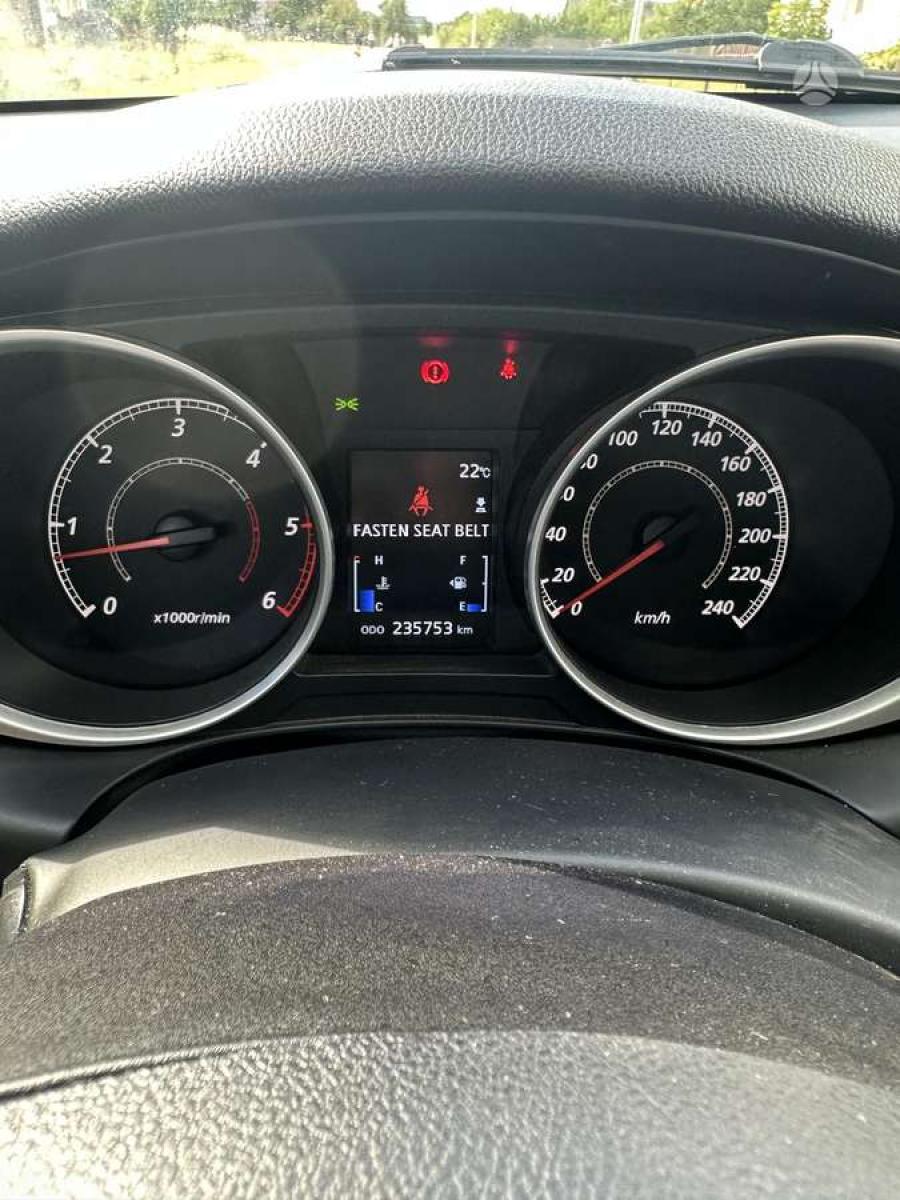 Grey Mitsubishi ASX 2011 in Vilnius, with an engine capacity of 1.80 L and mileage of 236 thousand km for 5500 €, photo 15 on AUTOMOTO.COM.LV