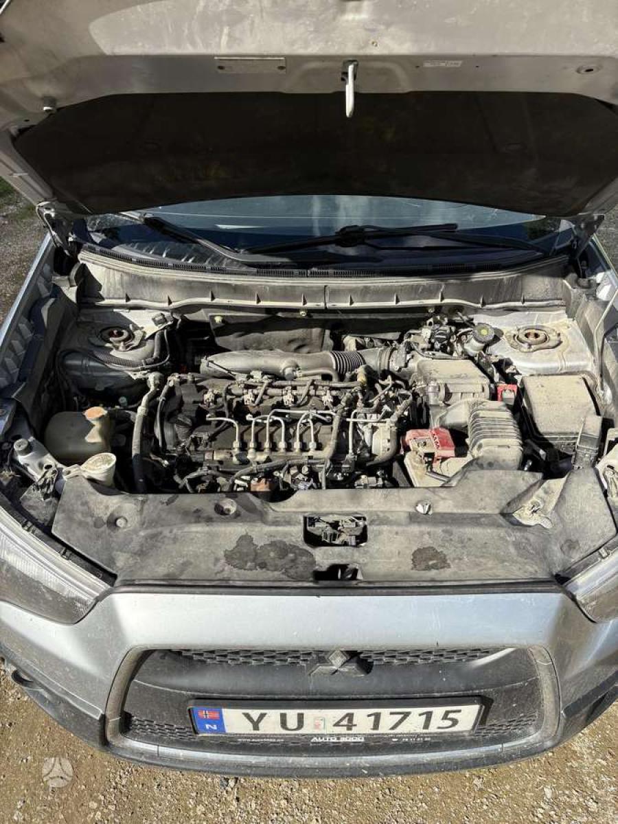 Grey Mitsubishi ASX 2011 in Panevezys, with an engine capacity of 1.80 L and mileage of 266 thousand km for 1700 €, photo 3 on AUTOMOTO.COM.LV