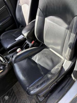 Grey Mitsubishi ASX 2011 in Panevezys, with an engine capacity of 1.80 L and mileage of 266 thousand km for 1700 €, photo 6 on AUTOMOTO.COM.LV