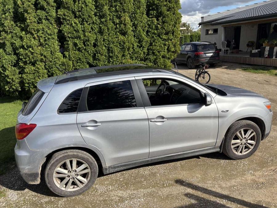 Grey Mitsubishi ASX 2011 in Panevezys, with an engine capacity of 1.80 L and mileage of 266 thousand km for 1700 €, photo 11 on AUTOMOTO.COM.LV