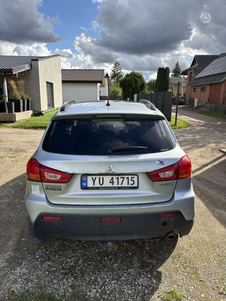 Grey Mitsubishi ASX 2011 in Panevezys, with an engine capacity of 1.80 L and mileage of 266 thousand km for 1700 €, photo 12 on AUTOMOTO.COM.LV