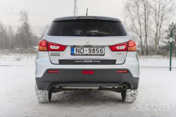 Pelēks Mitsubishi ASX 2012 Rīga, ar dzinēja tilpumu 1.80 L un nobraukumu 235 tūkst. km par 5790 €, foto 5 vietnē AUTOMOTO.COM.LV