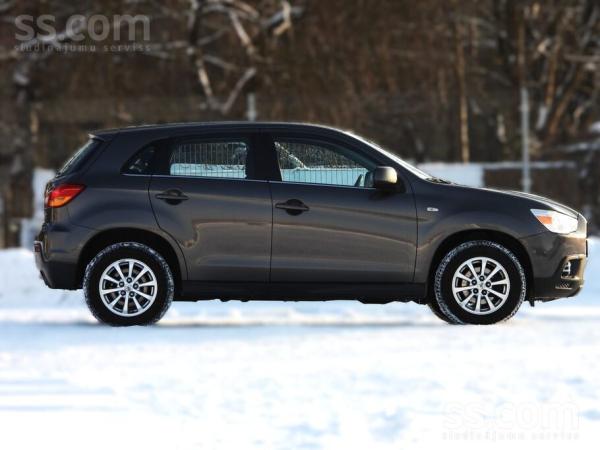 Grey Mitsubishi ASX 2012 in Riga, with an engine capacity of 1.80 L and mileage of 292 thousand km for 6690 €, photo 4 on AUTOMOTO.COM.LV