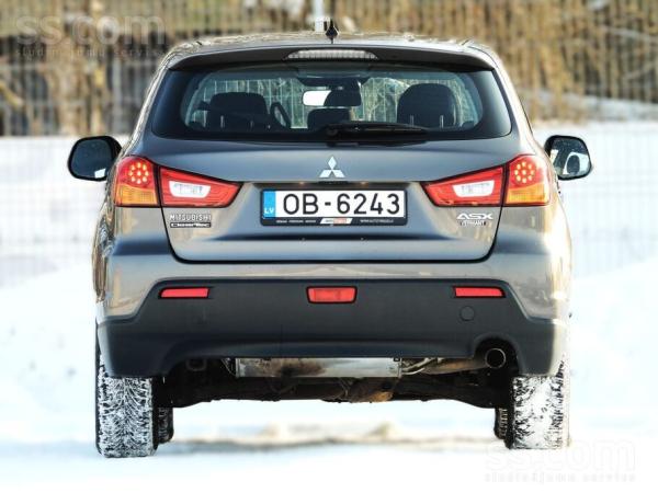 Grey Mitsubishi ASX 2012 in Riga, with an engine capacity of 1.80 L and mileage of 292 thousand km for 6690 €, photo 5 on AUTOMOTO.COM.LV