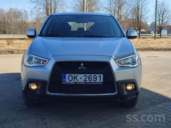 Pelēks Mitsubishi ASX 2012 Ogre, ar dzinēja tilpumu 1.80 L un nobraukumu 264 tūkst. km par 4970 €, foto 2 vietnē AUTOMOTO.COM.LV