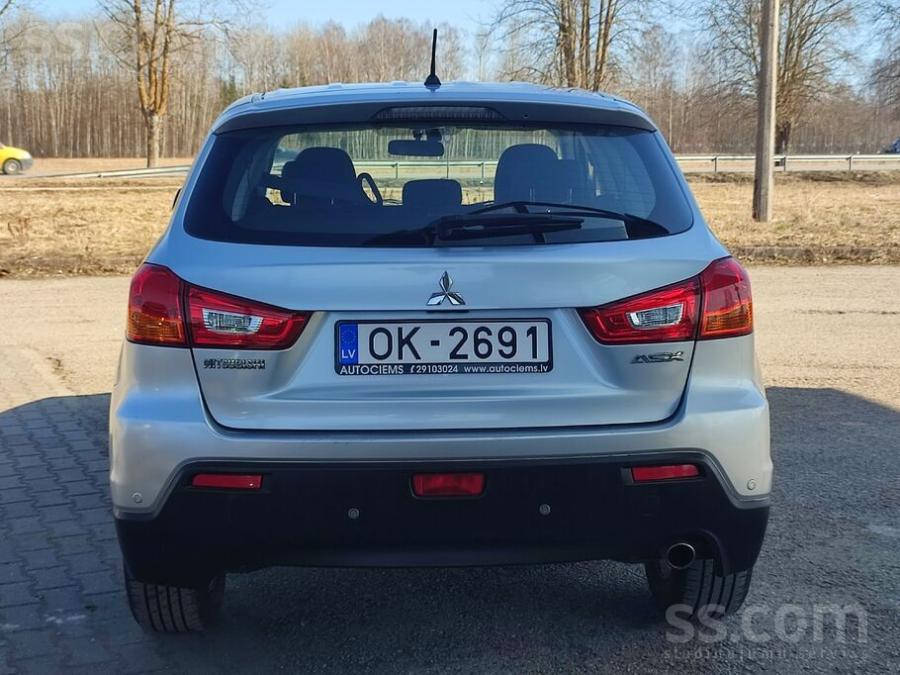 Pelēks Mitsubishi ASX 2012 Ogre, ar dzinēja tilpumu 1.80 L un nobraukumu 264 tūkst. km par 4970 €, foto 8 vietnē AUTOMOTO.COM.LV