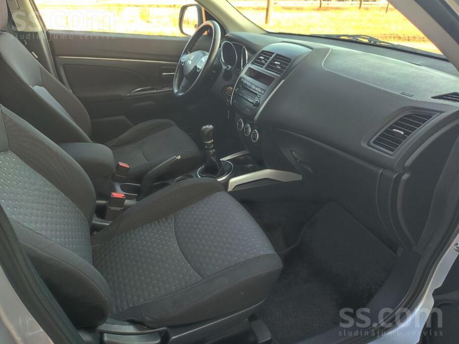 Pelēks Mitsubishi ASX 2012 Ogre, ar dzinēja tilpumu 1.80 L un nobraukumu 264 tūkst. km par 4970 €, foto 12 vietnē AUTOMOTO.COM.LV