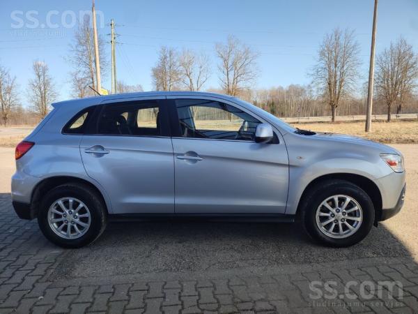 Pelēks Mitsubishi ASX 2012 Ogre, ar dzinēja tilpumu 1.80 L un nobraukumu 264 tūkst. km par 4970 €, foto 4 vietnē AUTOMOTO.COM.LV