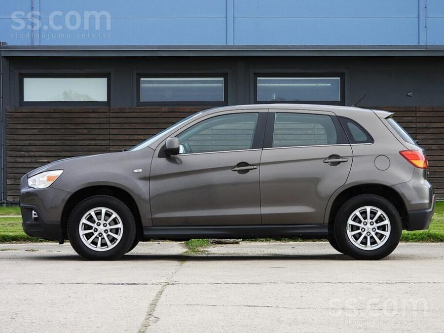 Grey Mitsubishi ASX 2012 in Riga, with an engine capacity of 1.80 L and mileage of 292 thousand km for 6690 €, photo 5 on AUTOMOTO.COM.LV