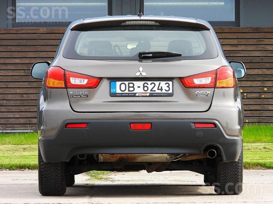 Grey Mitsubishi ASX 2012 in Riga, with an engine capacity of 1.80 L and mileage of 292 thousand km for 6690 €, photo 7 on AUTOMOTO.COM.LV