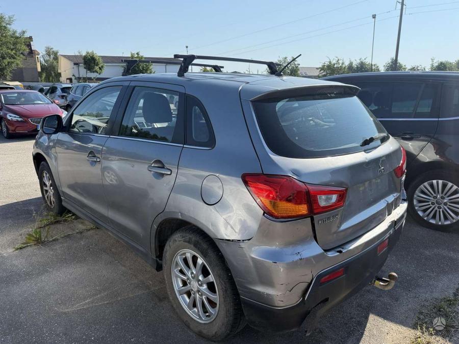 Grey Mitsubishi ASX 2012 in Siauliai, with an engine capacity of 1.59 L and mileage of 300 thousand km for 1600 €, photo 4 on AUTOMOTO.COM.LV