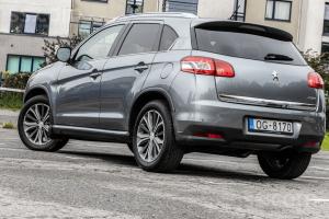 Pelēks Mitsubishi ASX 2013 Rīga, ar dzinēja tilpumu 1.60 L un nobraukumu 0 tūkst. km par 5500 €, foto 3 vietnē AUTOMOTO.COM.LV
