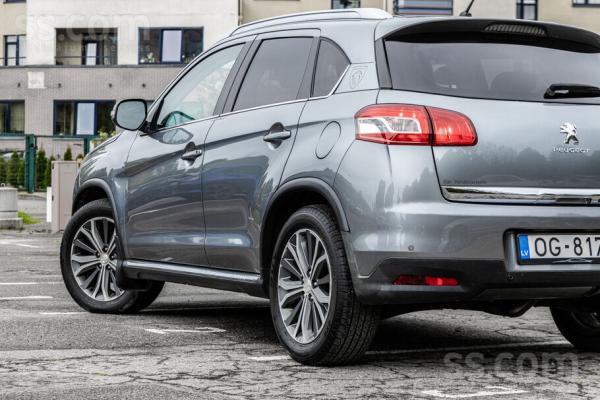 Pelēks Mitsubishi ASX 2013 Rīga, ar dzinēja tilpumu 1.60 L un nobraukumu 0 tūkst. km par 5500 €, foto 4 vietnē AUTOMOTO.COM.LV