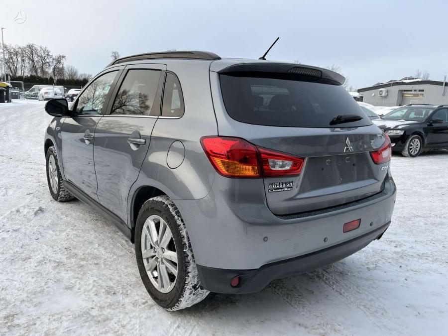 Grey Mitsubishi ASX 2014 in Siauliai, with an engine capacity of 1.80 L and mileage of 270 thousand km for 5700 €, photo 6 on AUTOMOTO.COM.LV