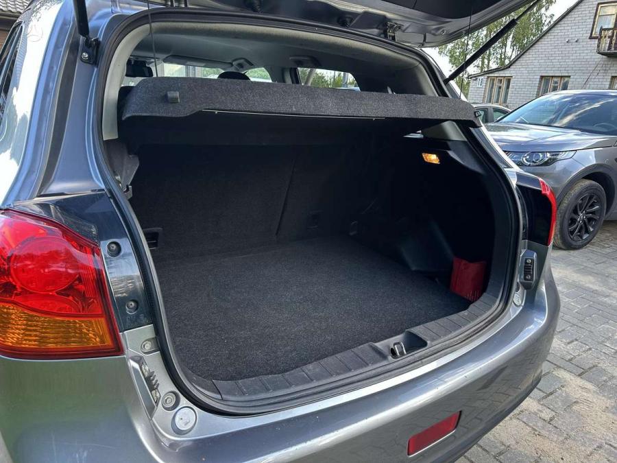 Pelēks Mitsubishi ASX 2018 Kauņa, ar dzinēja tilpumu 1.56 L un nobraukumu 220 tūkst. km par 8750 €, foto 12 vietnē AUTOMOTO.COM.LV