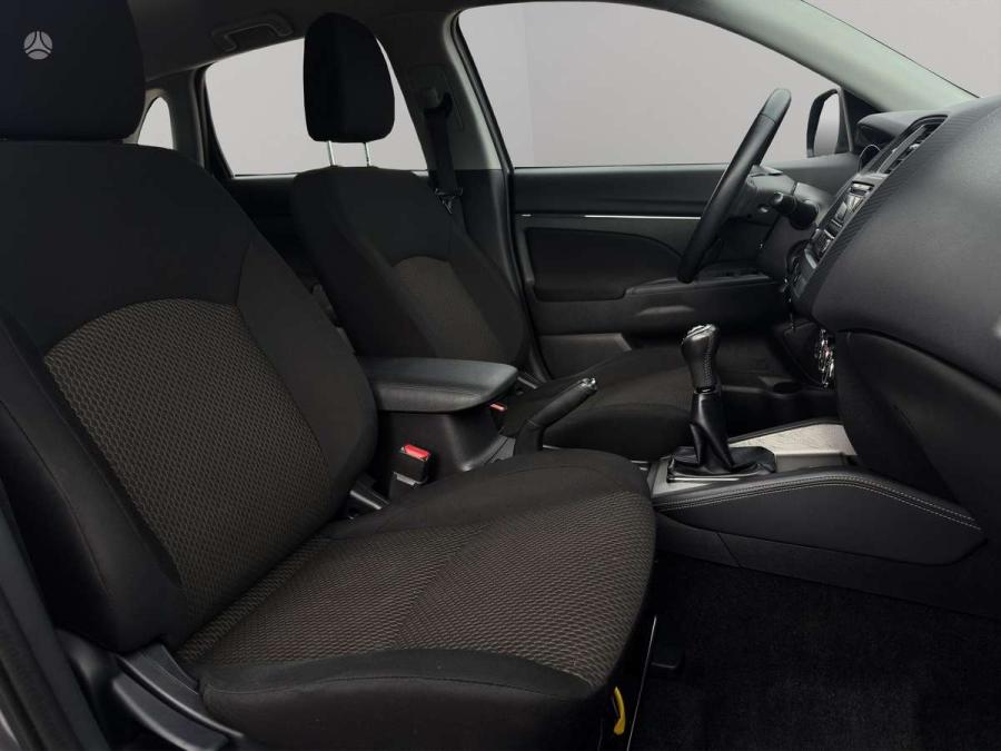Grey Mitsubishi ASX 2018 in Klaipeda, with an engine capacity of 1.60 L and mileage of 110 thousand km for 11999 €, photo 9 on AUTOMOTO.COM.LV