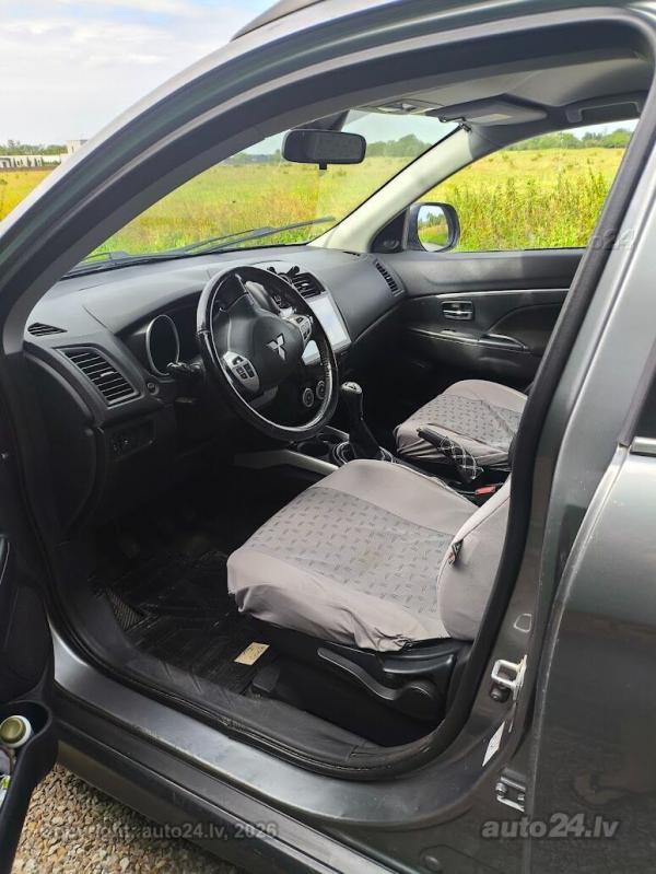 Pelēks Mitsubishi ASX 2011 Tallina, ar dzinēja tilpumu 1.60 L un nobraukumu 278 tūkst. km par 3990 €, foto 10 vietnē AUTOMOTO.COM.LV