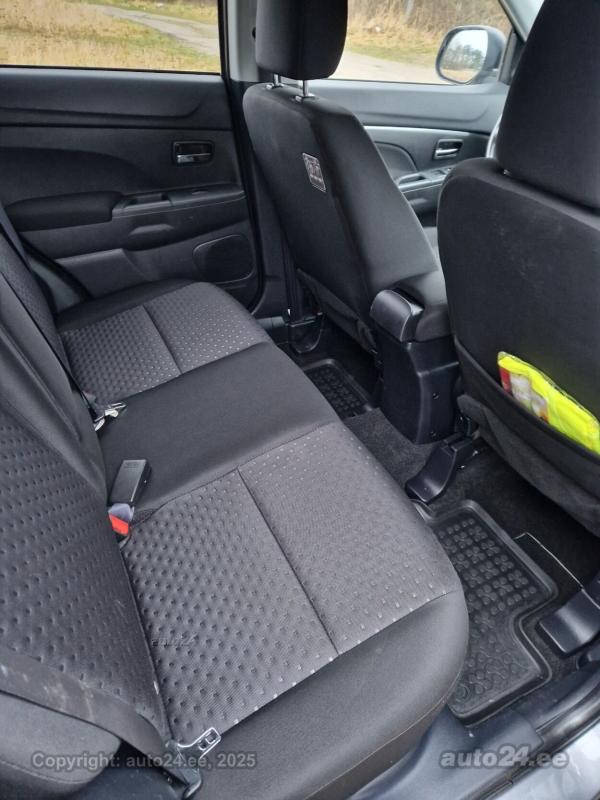 Grey Mitsubishi ASX 2012 in Tallinn, with an engine capacity of 1.60 L and mileage of 111 thousand km for 5990 €, photo 11 on AUTOMOTO.COM.LV