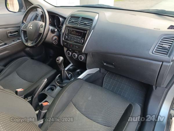 Grey Mitsubishi ASX 2012 in Tallinn, with an engine capacity of 1.60 L and mileage of 176 thousand km for 4490 €, photo 5 on AUTOMOTO.COM.LV