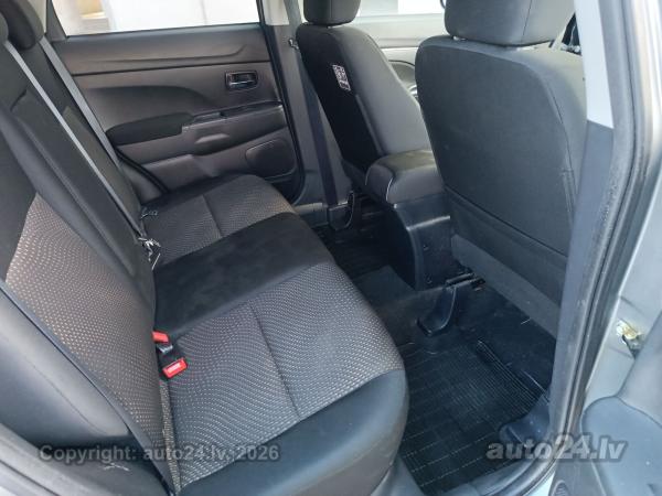 Grey Mitsubishi ASX 2012 in Tallinn, with an engine capacity of 1.60 L and mileage of 176 thousand km for 4490 €, photo 6 on AUTOMOTO.COM.LV