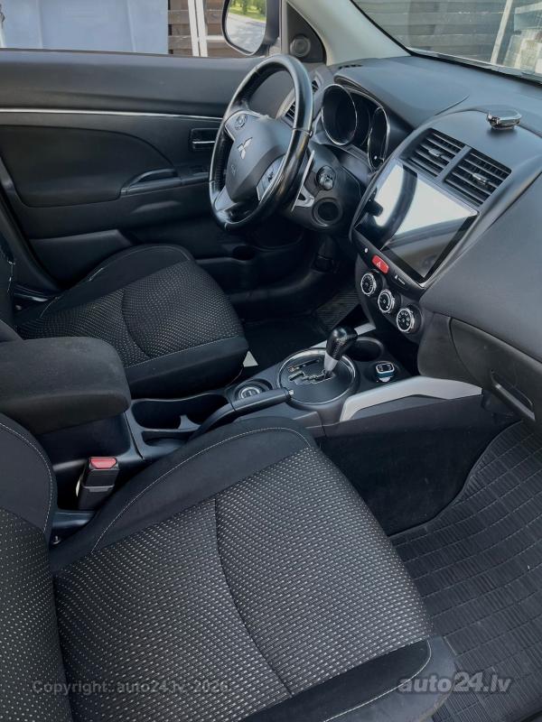Grey Mitsubishi ASX 2013 in Rakvere, with an engine capacity of 2.30 L and mileage of 345 thousand km for 5900 €, photo 6 on AUTOMOTO.COM.LV