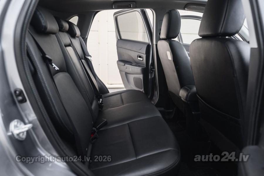 Pelēks Mitsubishi ASX 2015 Tallina, ar dzinēja tilpumu 2.30 L un nobraukumu 274 tūkst. km par 7999 €, foto 12 vietnē AUTOMOTO.COM.LV
