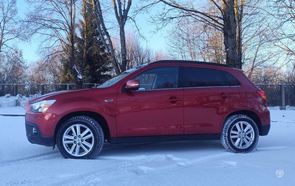 Red Mitsubishi ASX 2010 in Siauliai, with an engine capacity of 1.80 L and mileage of 258 thousand km for 5300 €, photo 2 on AUTOMOTO.COM.LV