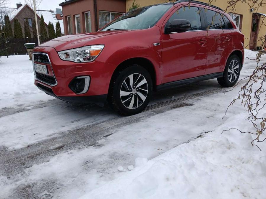 Red Mitsubishi ASX 2014 in Panevezys, with an engine capacity of 1.80 L and mileage of 246 thousand km for 5900 €, photo 3 on AUTOMOTO.COM.LV