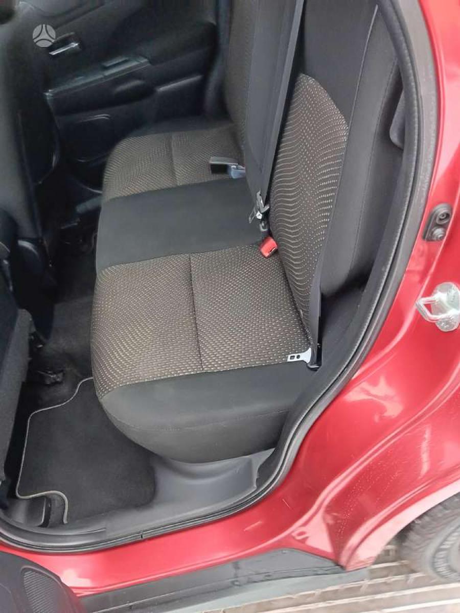 Red Mitsubishi ASX 2014 in Panevezys, with an engine capacity of 1.80 L and mileage of 246 thousand km for 5900 €, photo 8 on AUTOMOTO.COM.LV
