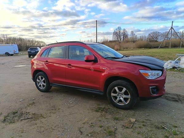 Red Mitsubishi ASX 2014 in Klaipeda, with an engine capacity of 1.60 L and mileage of 118 thousand km for 900 €, photo 3 on AUTOMOTO.COM.LV